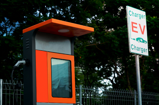 Why Should Restaurants Install EV Charging Stations? - YoCharge